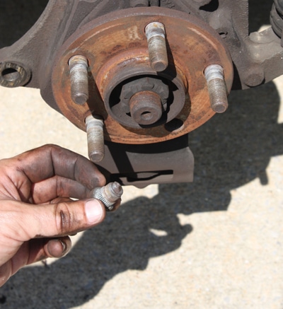 How To Get A Broken Lug Nut Off - Redfield Foublinges