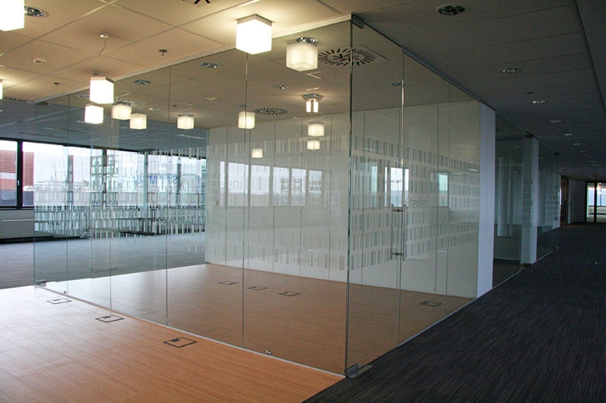 Out of the Frame: 6 Inspiring Frameless Solutions for Your Home ...