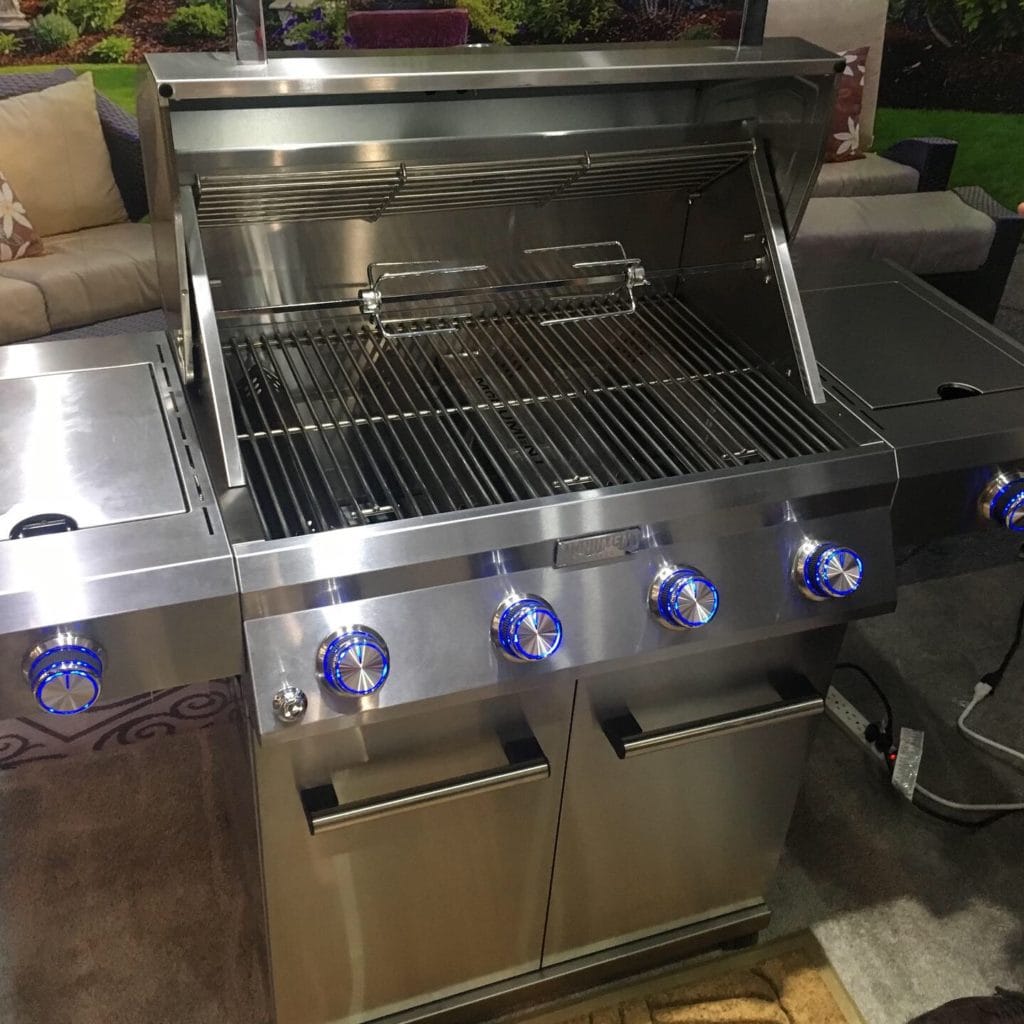 Monument Grills Expands Clearview® Lid Series - Extreme How To