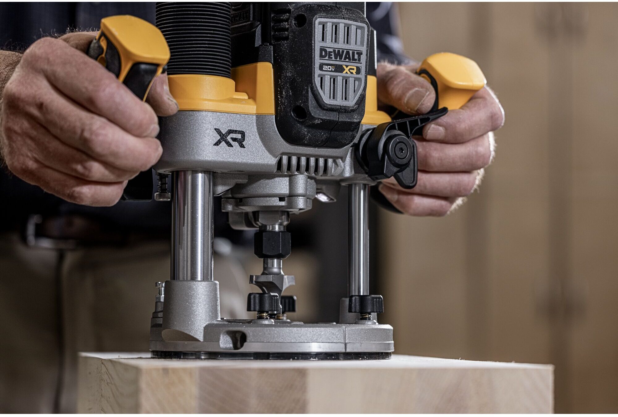 DEWALT® 20V MAX* XR® 2-1/4 Peak HP Plunge Router - Extreme How To